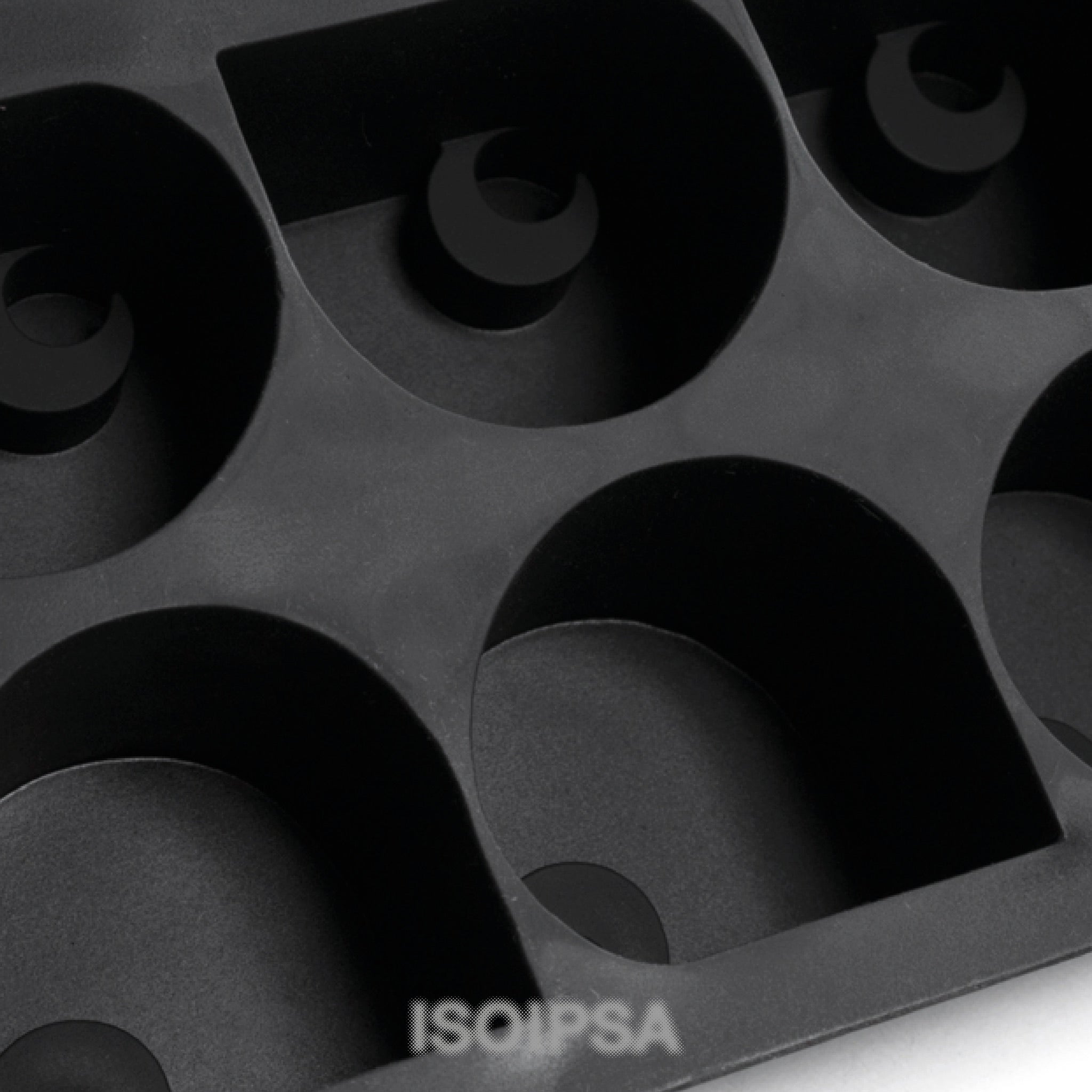 C Logo Ice Cube Tray – isoipsa
